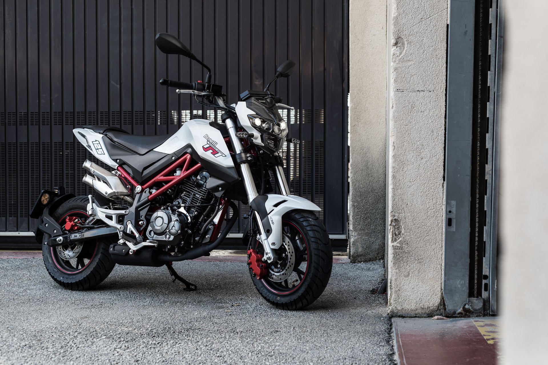 TNT 125